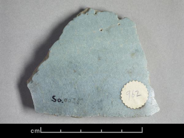 Collection object "MAS.962" • Rim sherd of a clay vessel covered ...