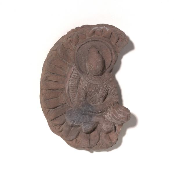 Collection object "MAS.330" • Fragment of clay relief plaque showing a ...